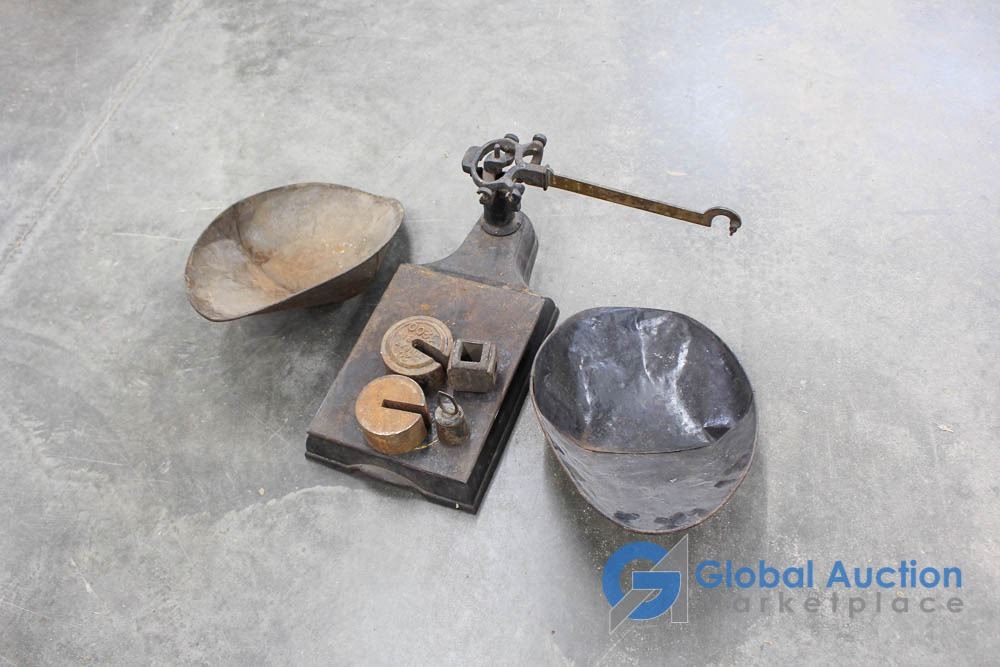 **Vintage Metal Postage Scale