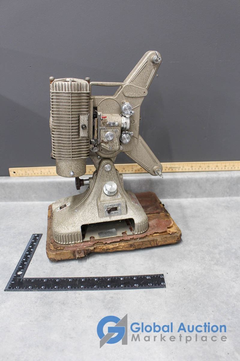 Vintage Keystone Regal K109 8mm Movie Projector
