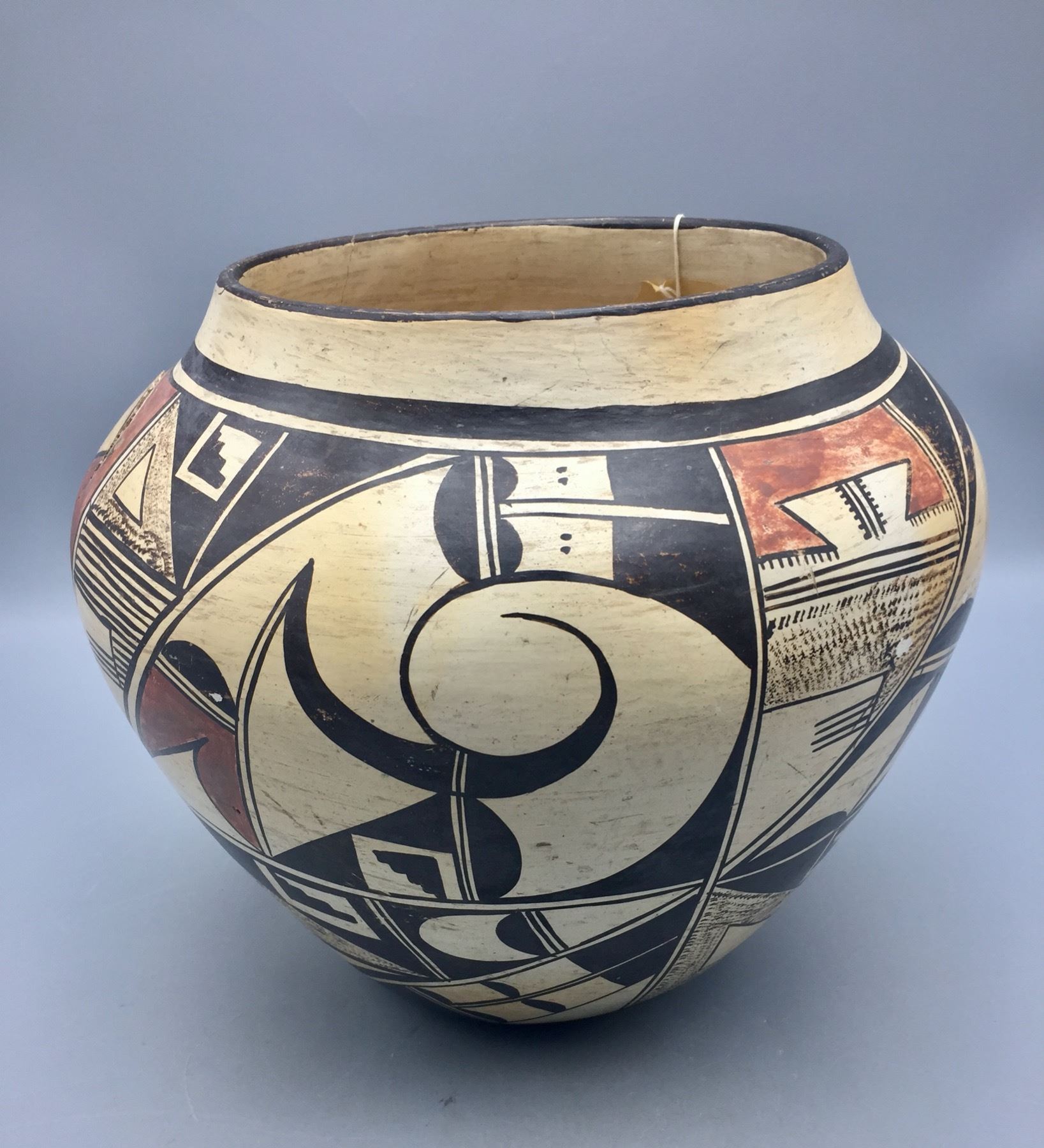 Award Winning Hopi Pot by Hattie Carl