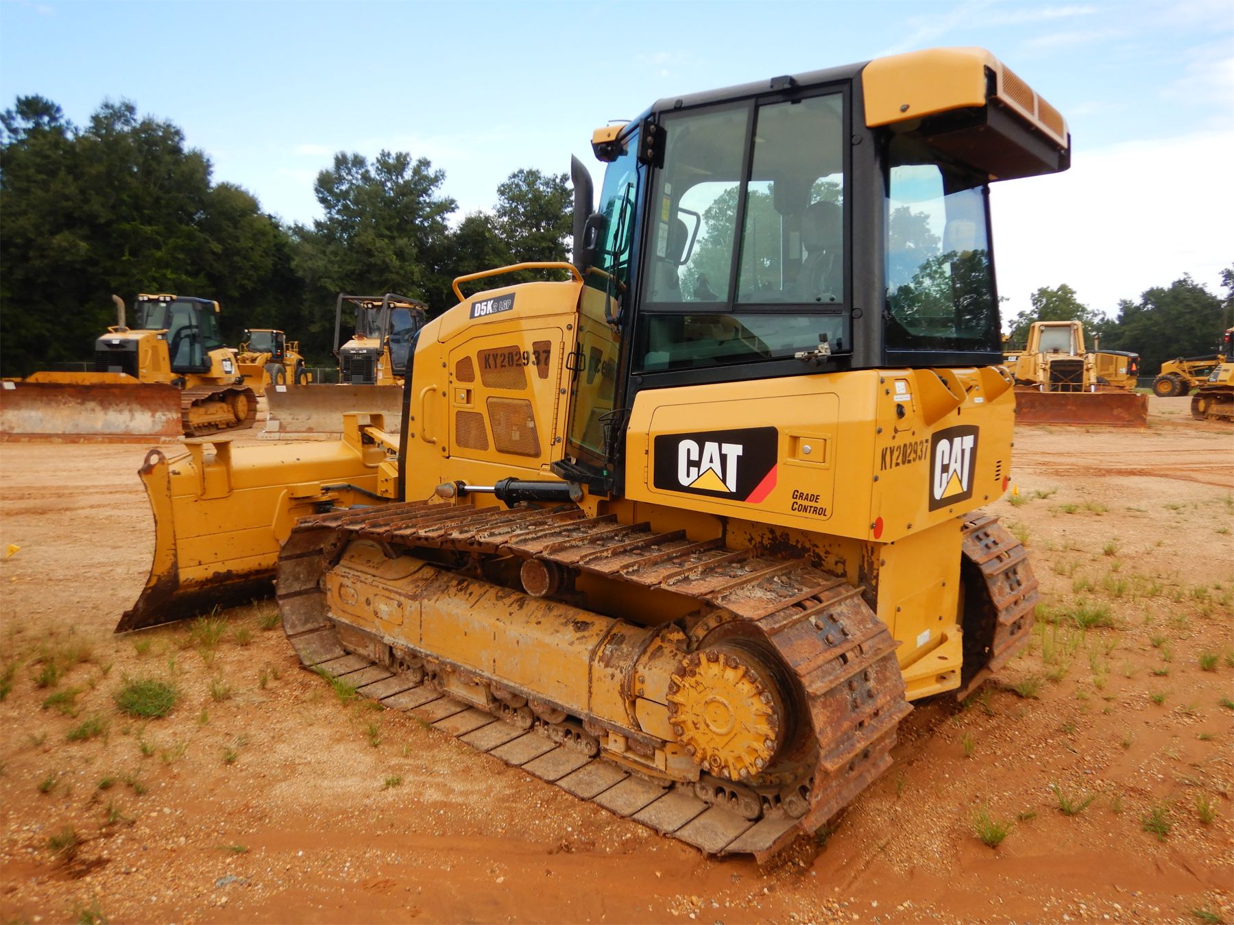 2017 CATERPILLAR D5K2 LGP Dozer / Crawler Tractor - J.M. Wood Auction Company, Inc.