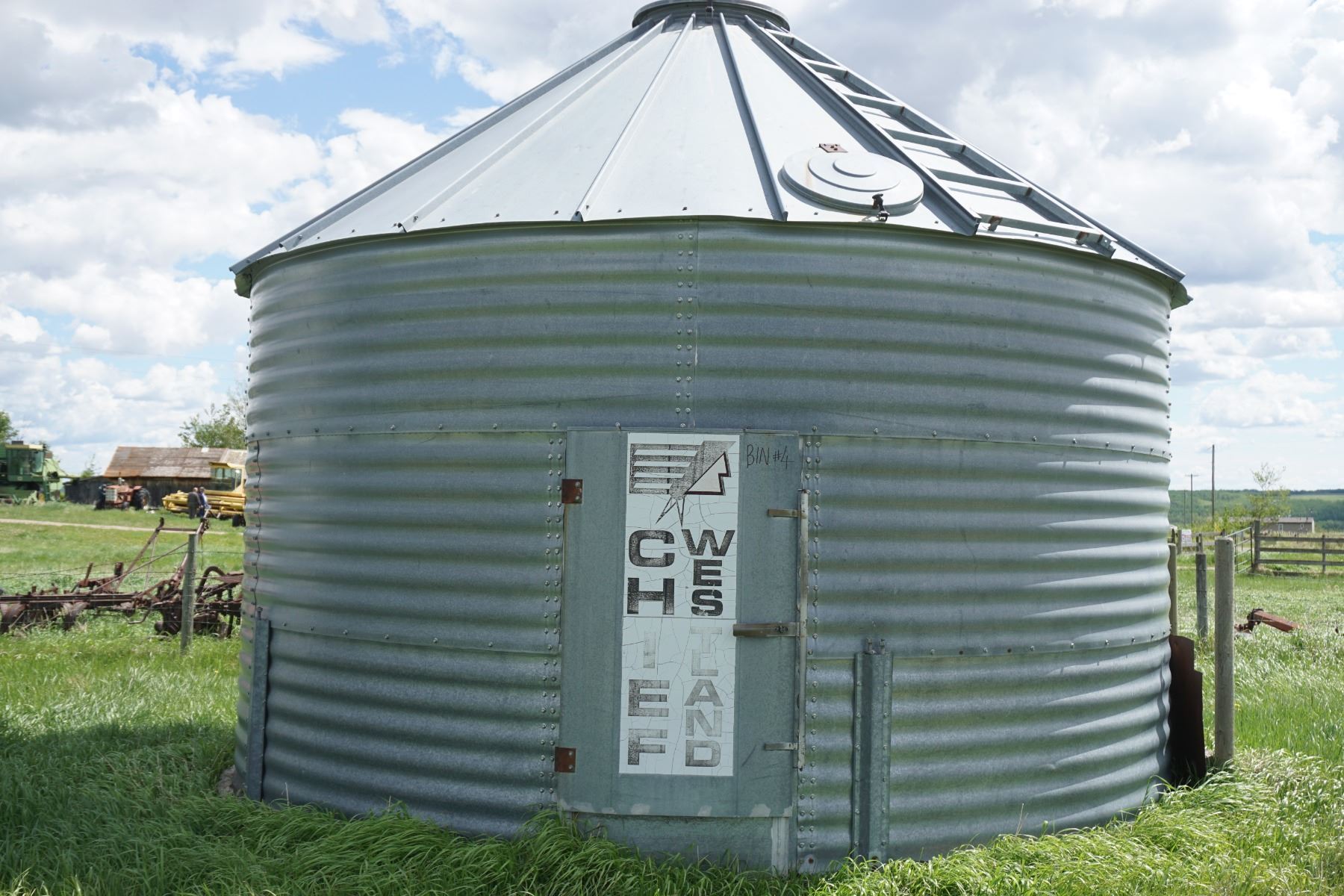 Chief Westland steel bin. 3 Rings. Approx. 1200 bu