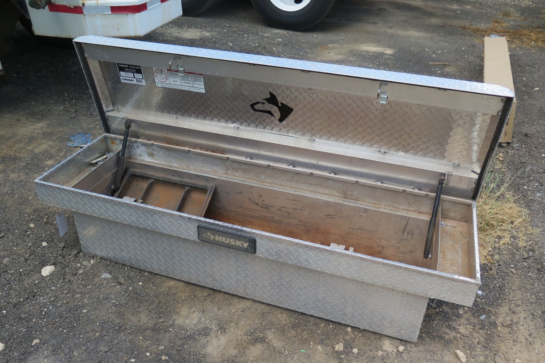 Husky 102100 9 01 Truck Box Oahu Auctions husky-102100-9-01-truck-box-oahu-auctions