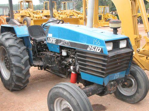 LONG 2510 FARM TRACTOR, SN: 015117,