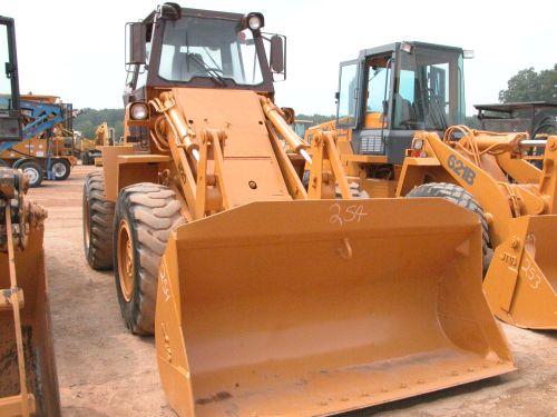 CASE W20 RUBBER TIRE LOADER, SN: 915