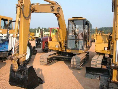 CATERPILLAR E70B HYDRAULIC EXCAVATOR,