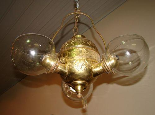 VICTORIAN BRASS ANGLE LAMP