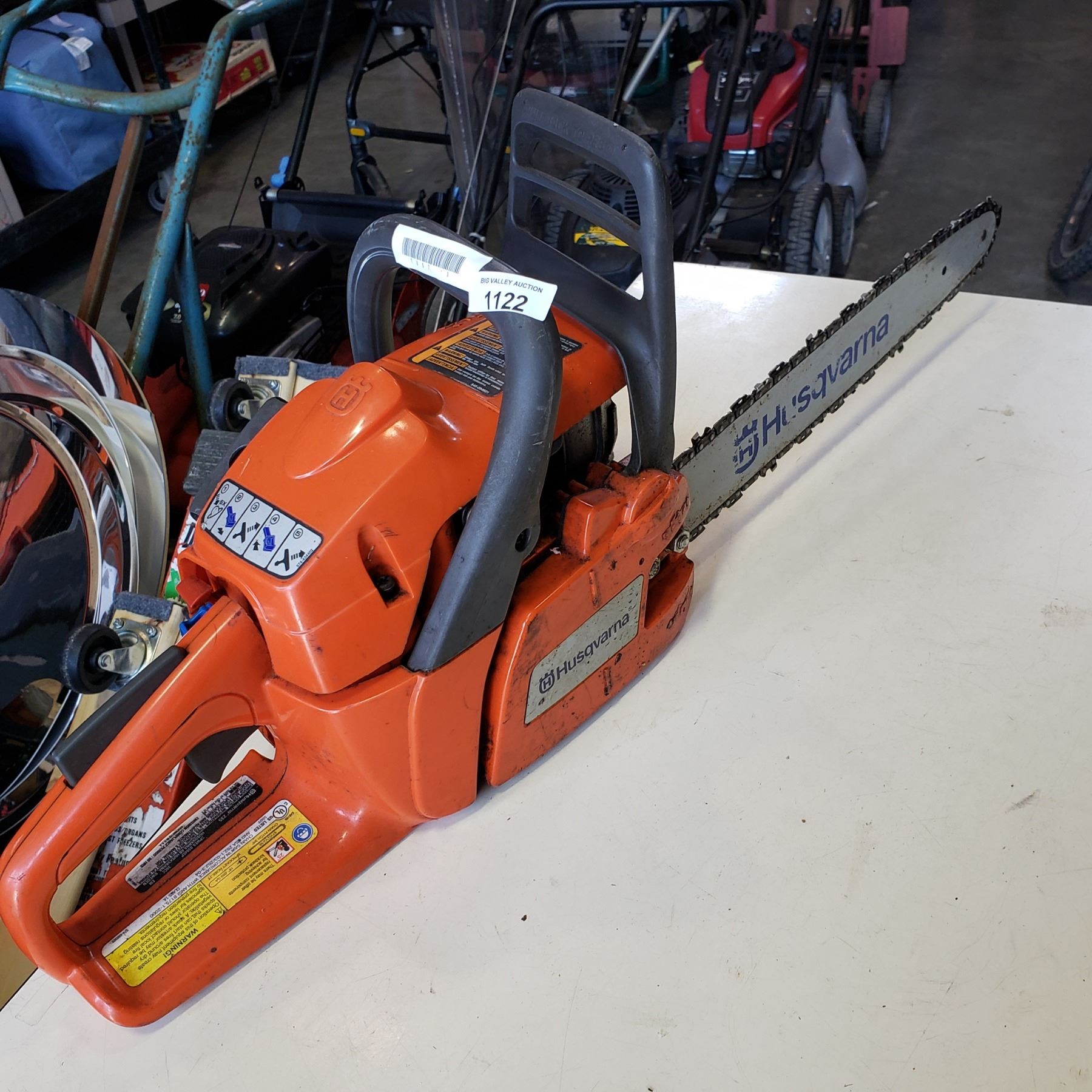 HUSQVARNA 235 GAS CHAINSAW Big Valley Auction husqvarna-235-gas-chainsaw-big-valley-auction