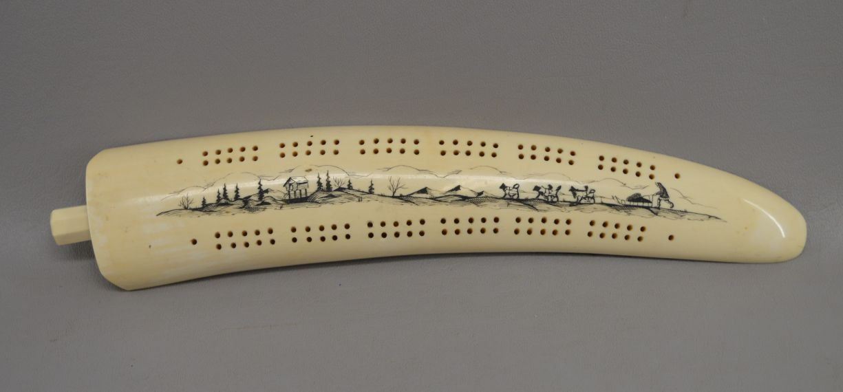 NATIVE AMERICAN NORTH WEST COAST INDIAN CRIBBAGE BOARD