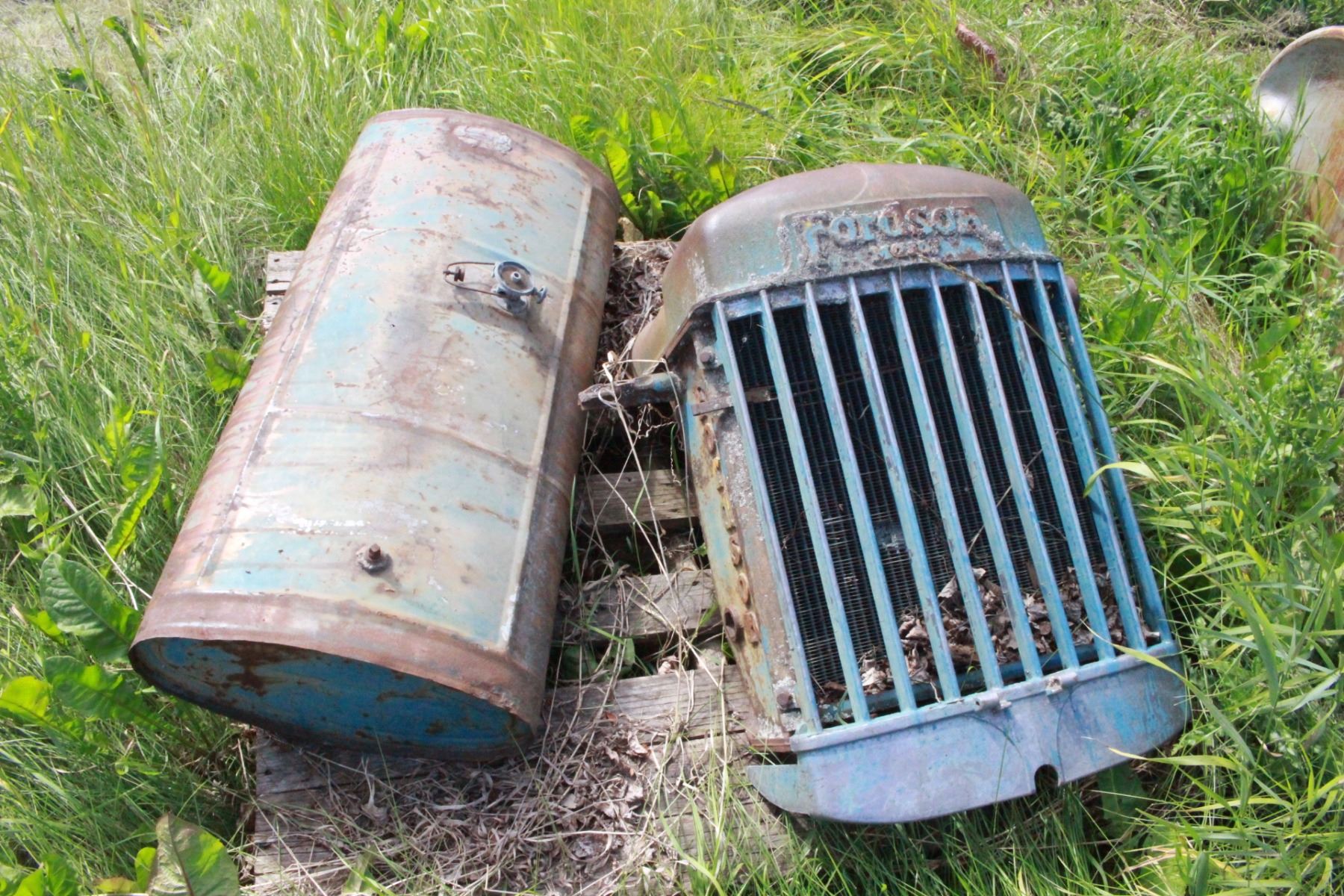Fordson Major Grill and Fuel Tank