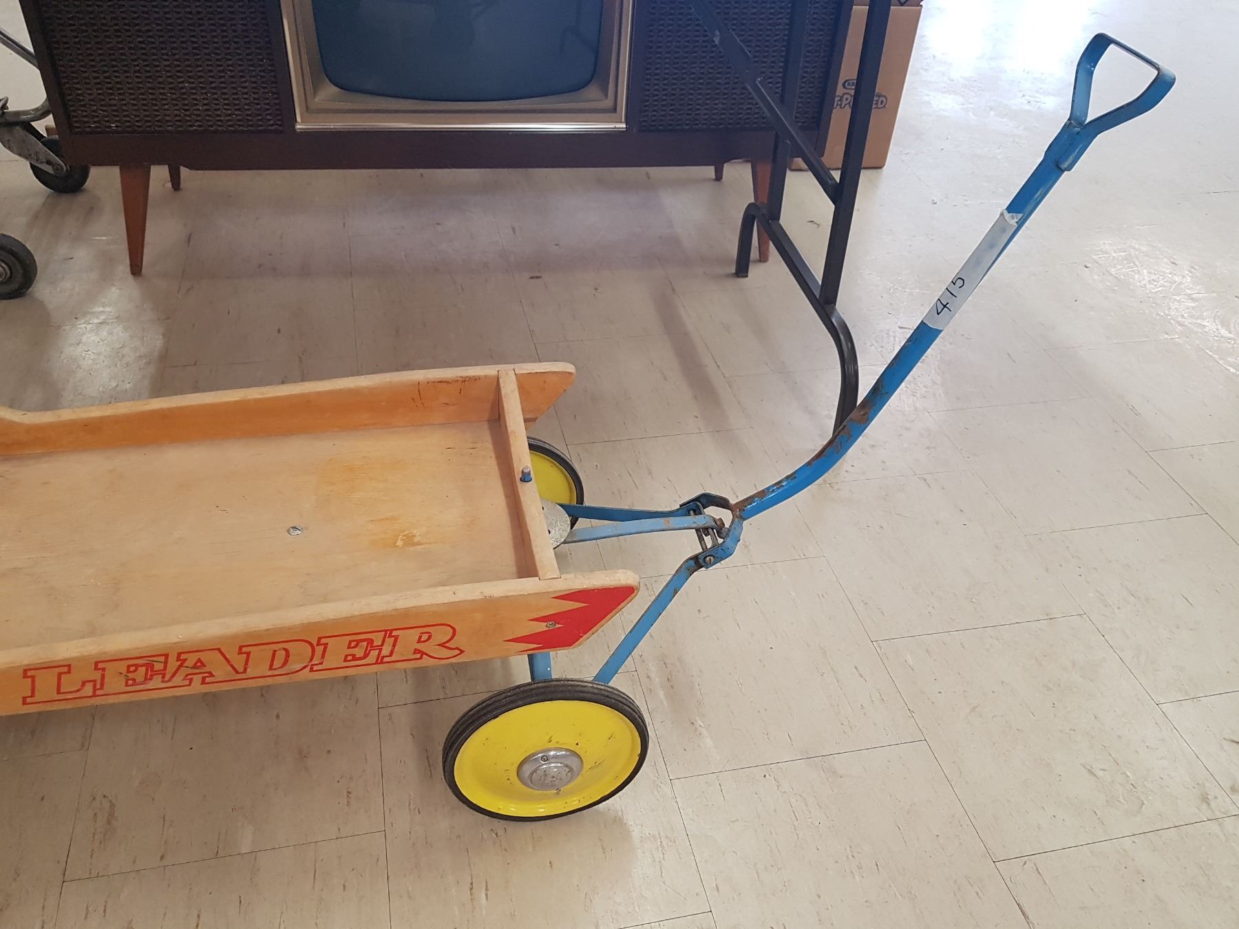 FLASH LEADER PULL WAGON 38" BOX - Schmalz Auctions