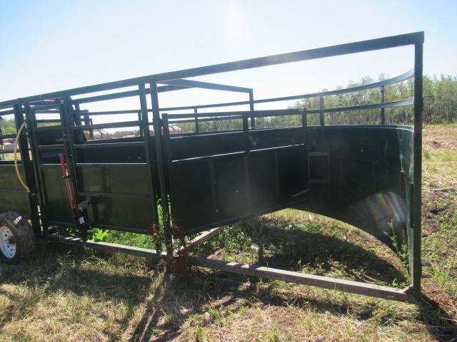 2017 Arrow cattle Quip Portable Squeeze Chute, Alley , Tub System w Q ...