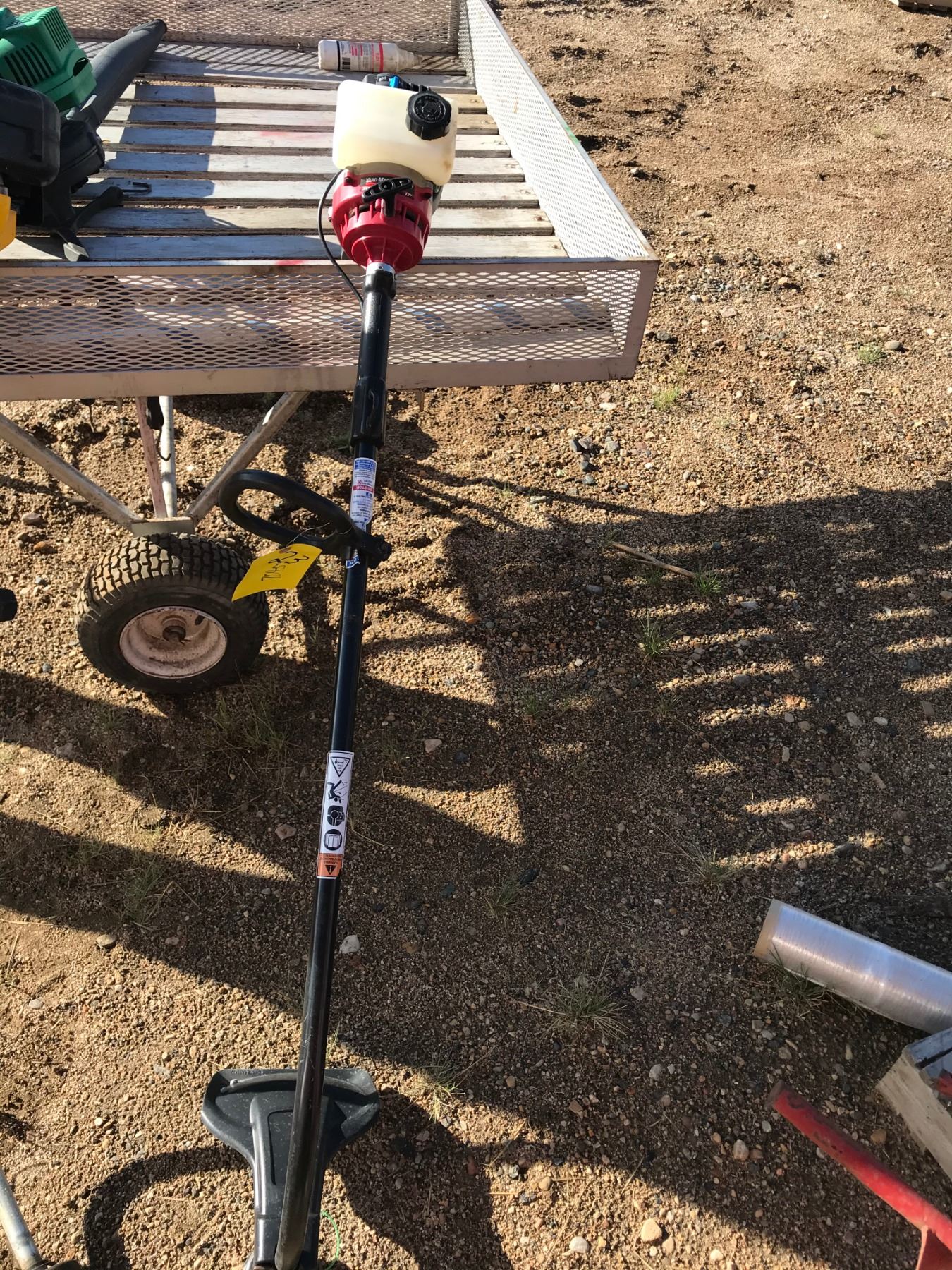 WEED WACKER (YARD MACHINE) 17 IN - Schmalz Auctions