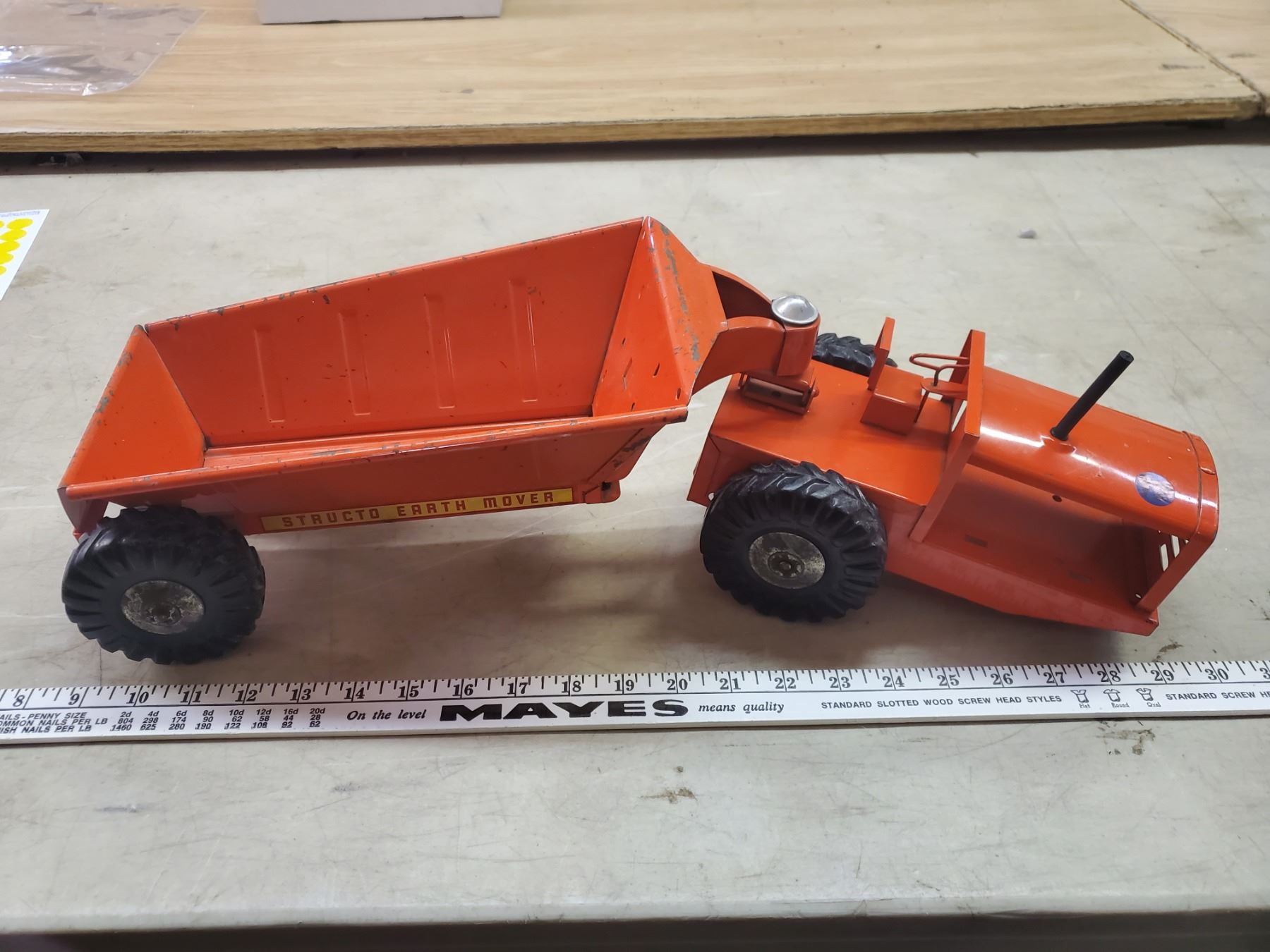 VINTAGE NYLINT STEEL EARTH SCRAPER - Schmalz Auctions