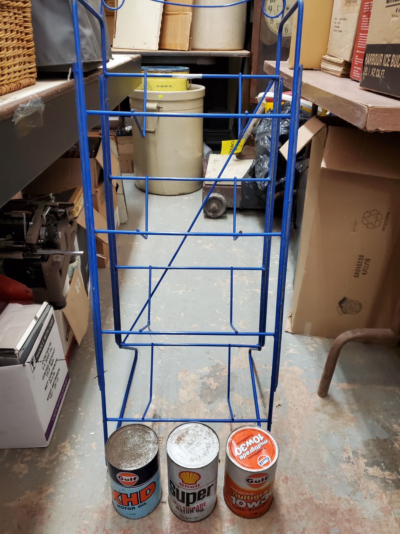 SERVICE STATION OIL STAND COMES WITH 3 FULL OIL CANS