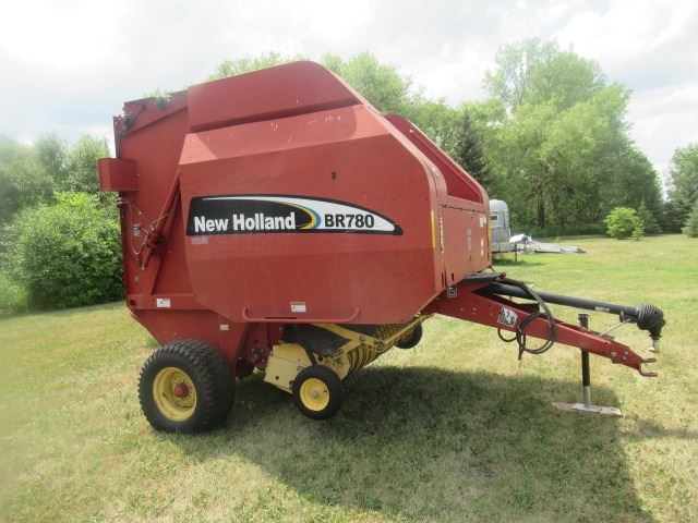 03 NH BR 780 Rd Baler 1000 PTO Bale Command, 10750 Bales Showing on ...