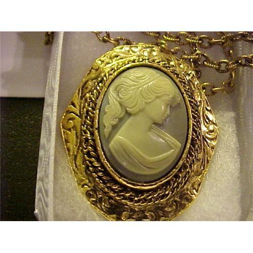 Vintage Operi Cameo Pendant #1137476
