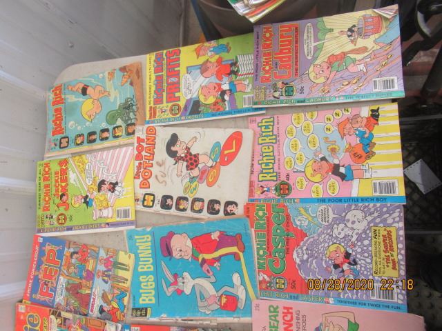 100 Plus Comics 25 cents & UP, Archie, Bugs Bunny Donald Duck, Charlie ...