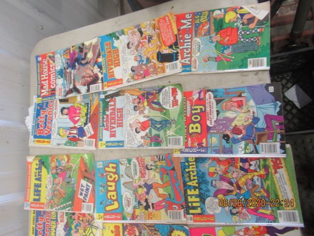 100 Plus Comics 25 cents & UP, Archie, Bugs Bunny Donald Duck, Charlie ...