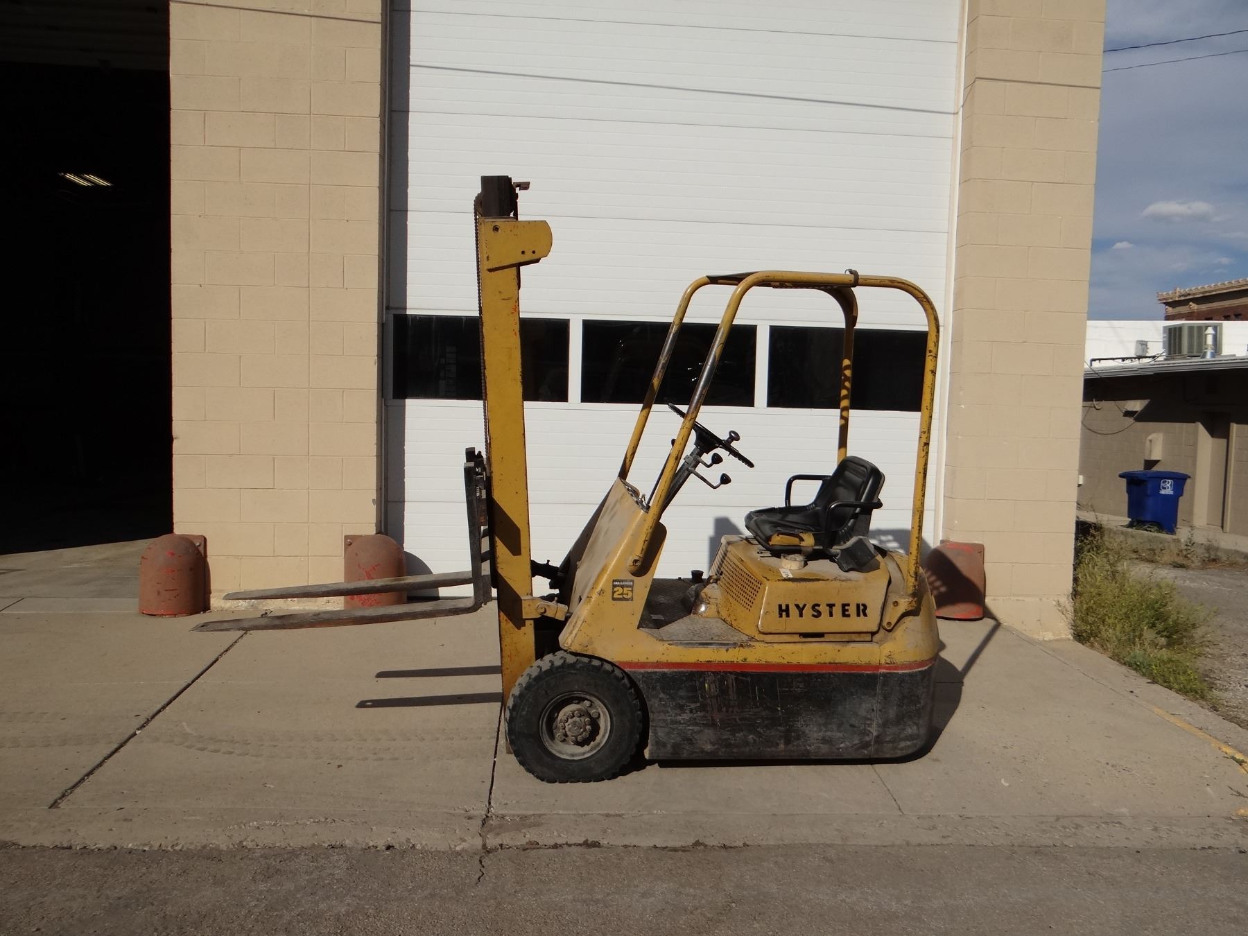 1987 Hyster Challenger H25E forklift