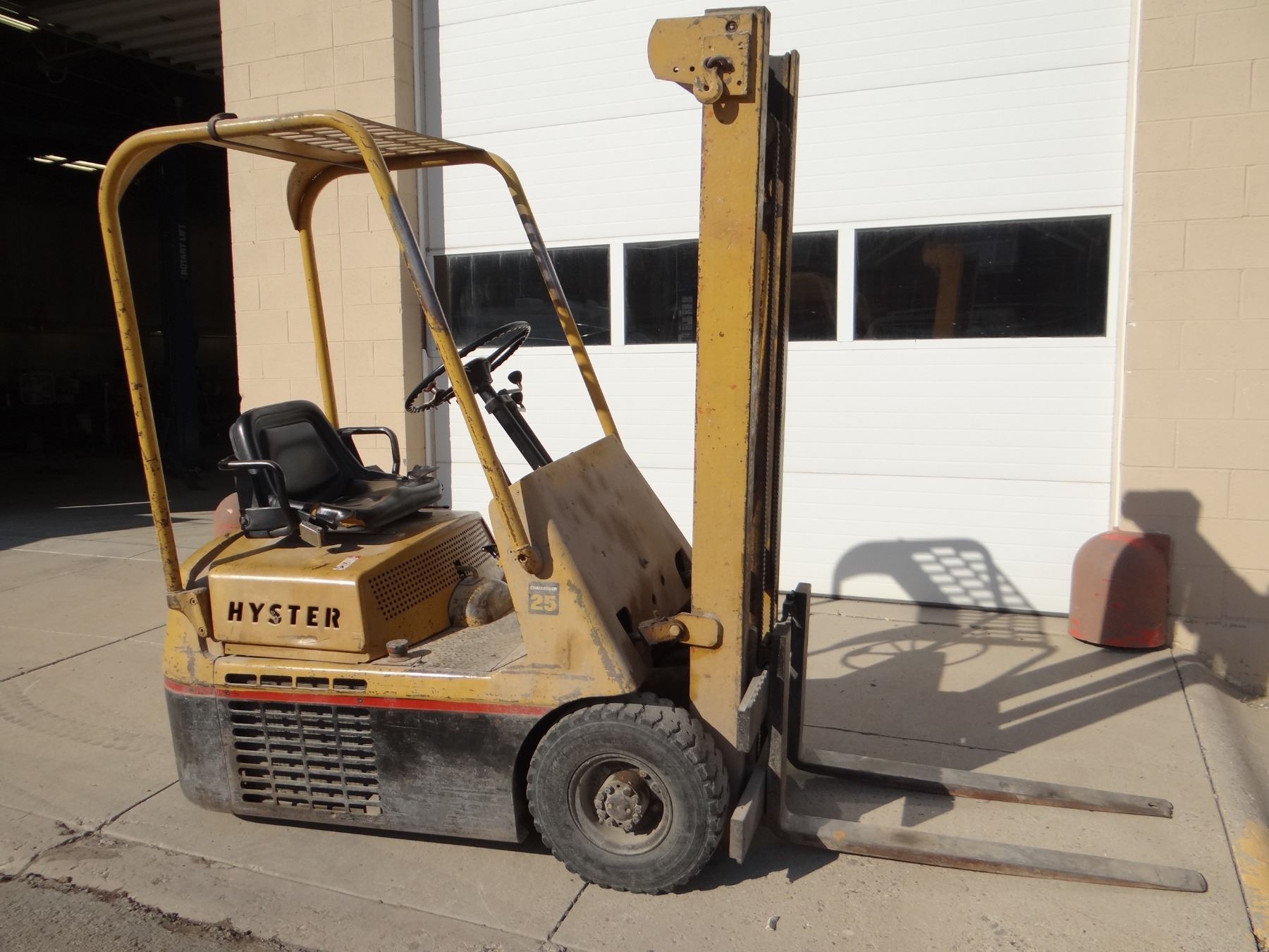 1987 Hyster Challenger H25E forklift