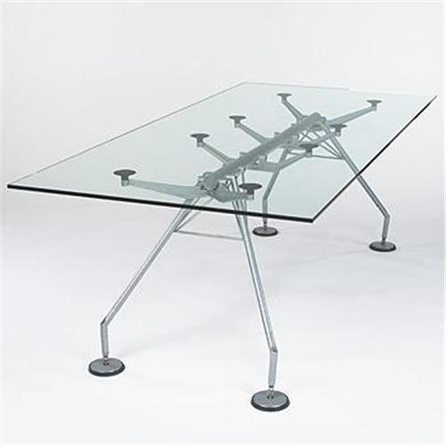 Norman Foster Nomos dining table