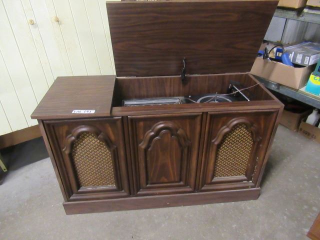 Symphonic Cabinet Stereo- Radio/Record Player Vintage
