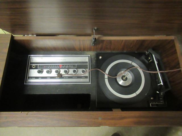 Symphonic Cabinet Stereo- Radio/Record Player Vintage