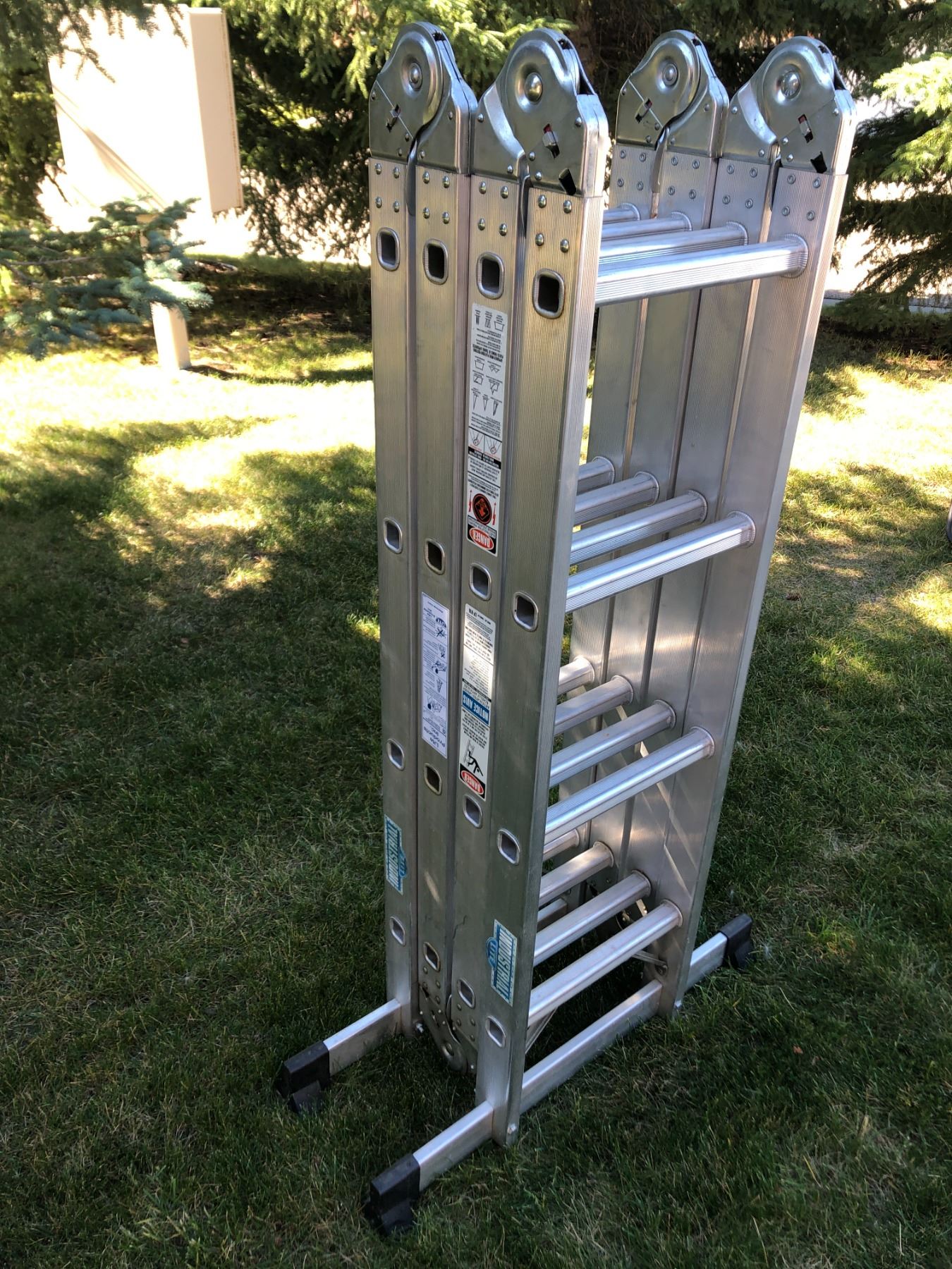 Industrial LITE 16 foot ladder
