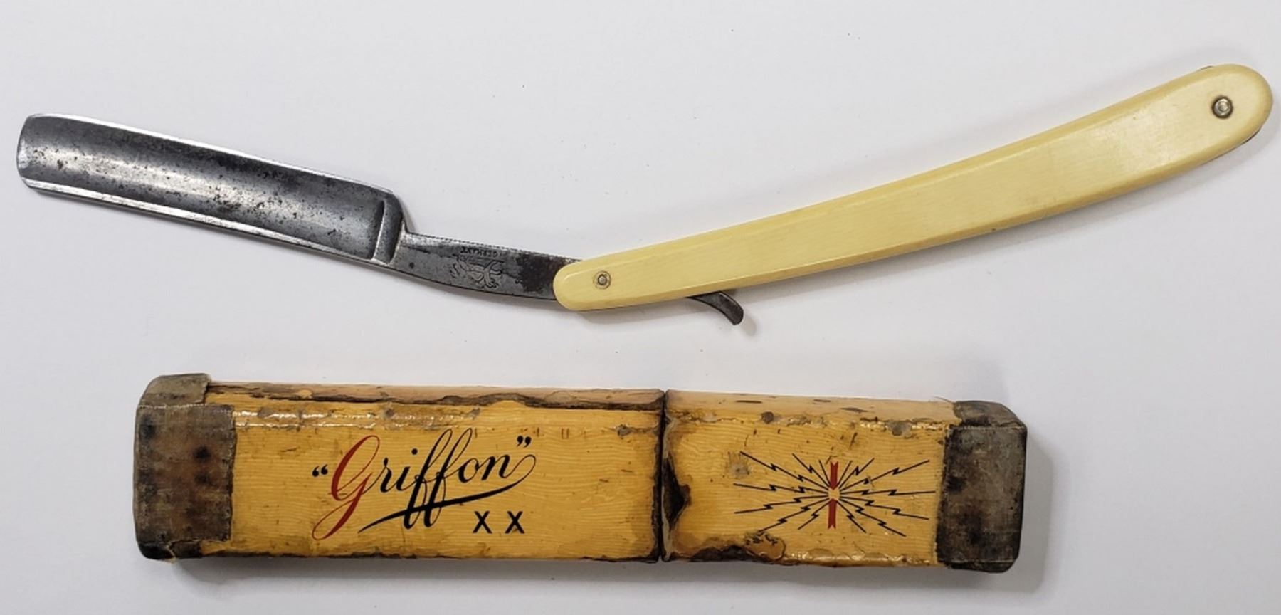 Antique Carbo Magnetic Griffon Straight Razor W/Bo