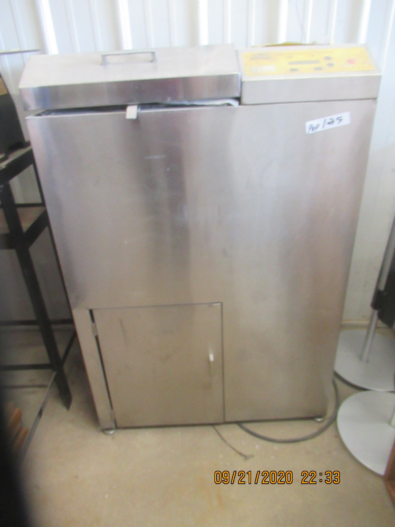 Uni-Ram Encore URS 900 SOlvent Recycler System