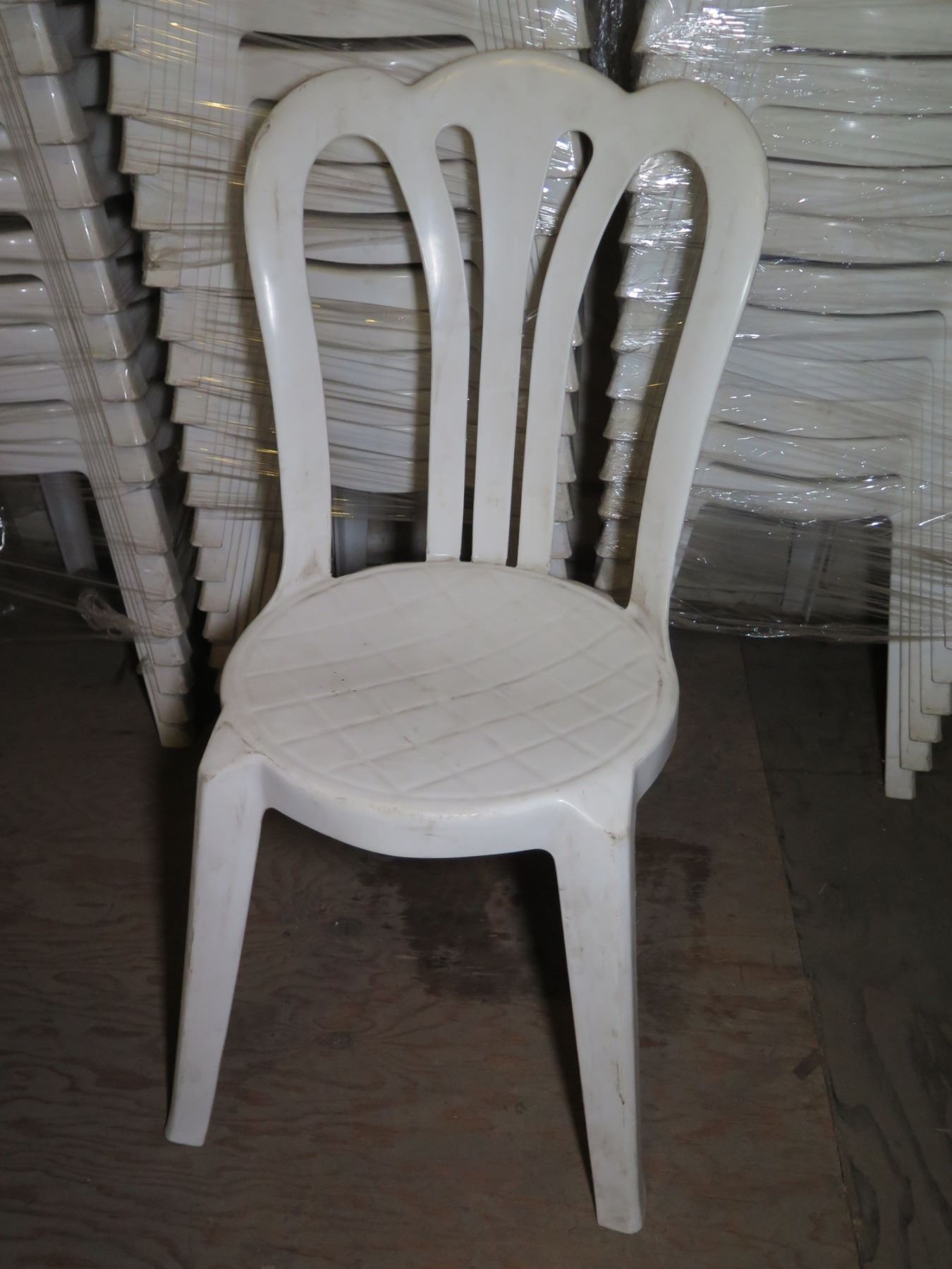 Qty 76 White Plastic Stackable Chairs - Oahu Auctions Qty 76 White Plastic Stackable Chairs - Oahu Auctions