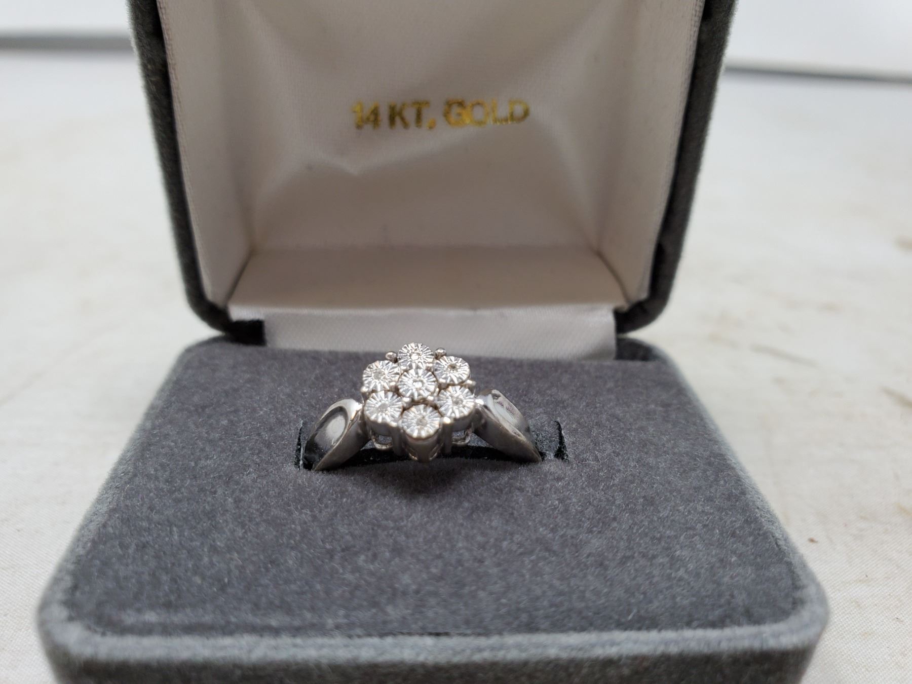 STERLING SILVER 7 DIAMOND RING SIZE 7 SRV#120 - Schmalz Auctions