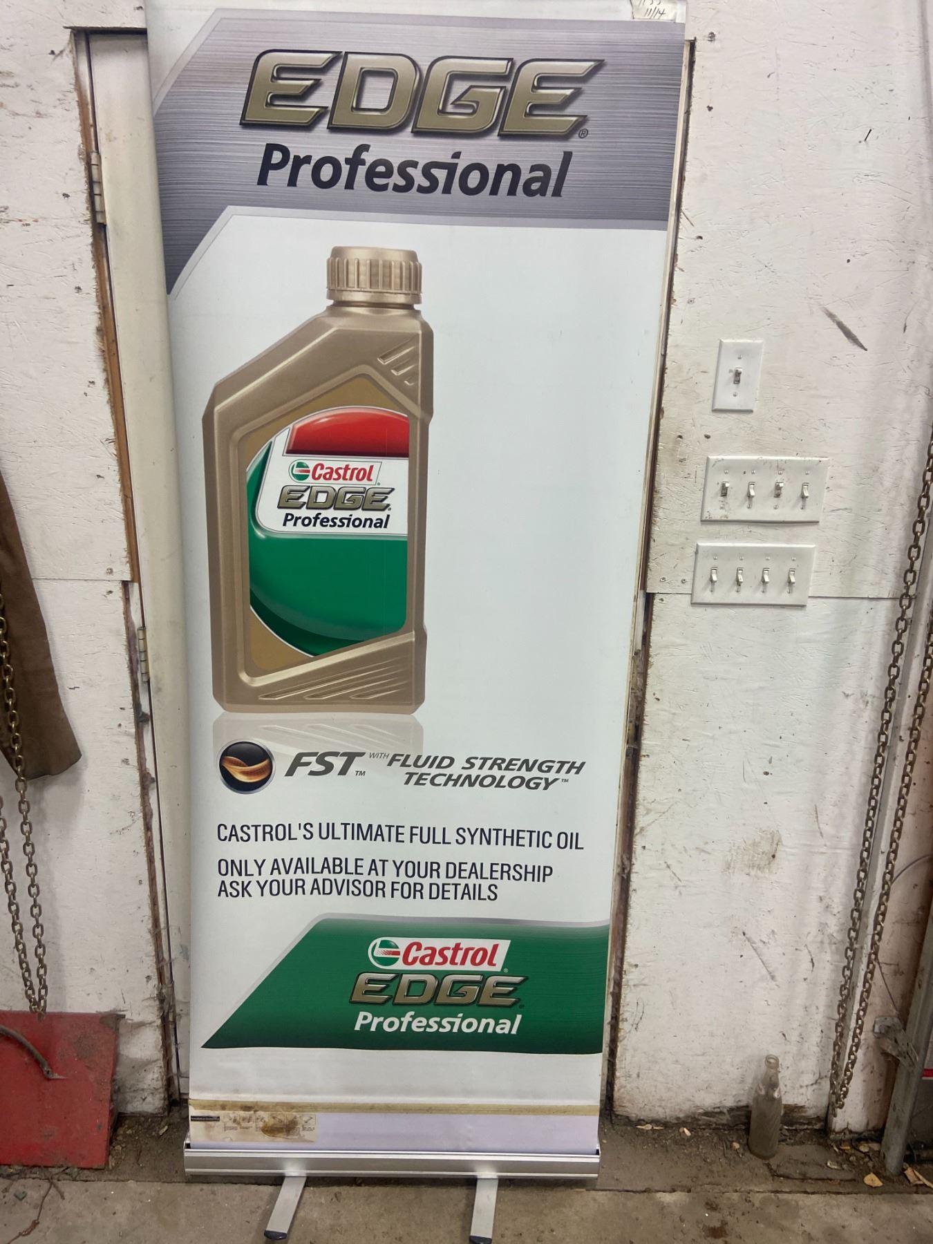 Castrol Oil Display Sign Edge In Retractable Aluminium Case - Schmalz ...