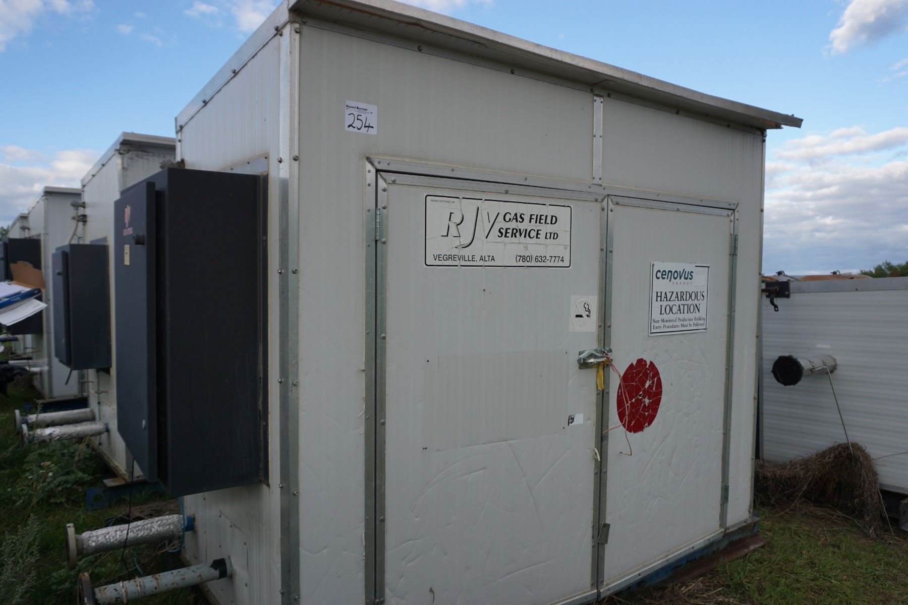 Oilfield shack loaded inside, comes with catalystic heater and tank.