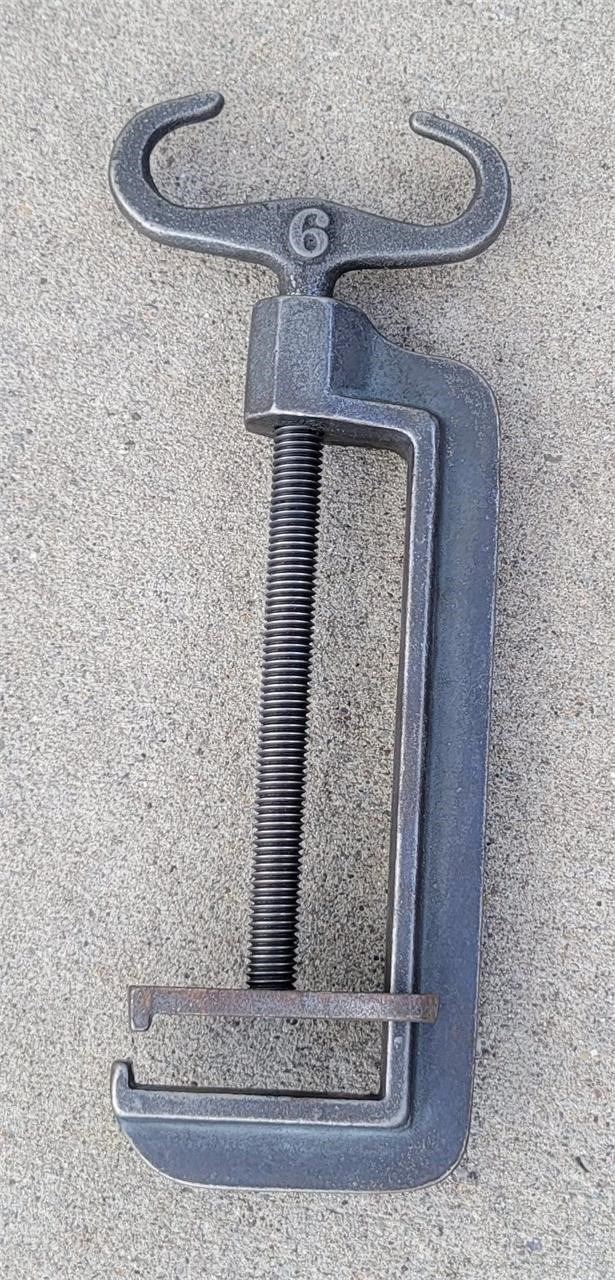 S. Newhouse Kenwood No 6 Bear Trap Clamp Pan