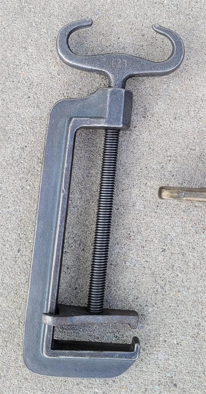 S. Newhouse Kenwood No 6 Bear Trap Clamp Pan