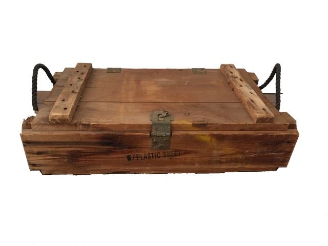 Platoon Antique Weapons Box Movie Props