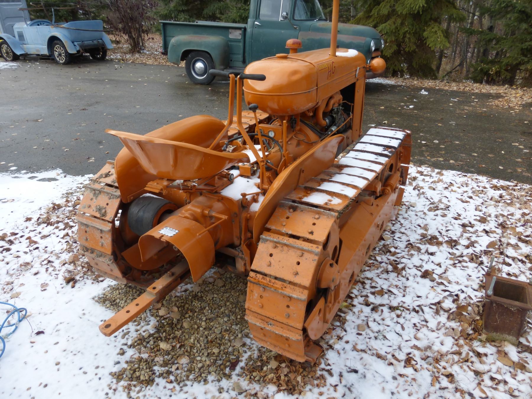 1945 OLIVER CLEAT TRACK MODEL HG-42