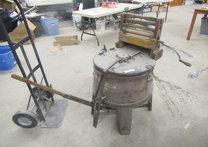 Vintage Eaton's Barrel Style Crank Washing Machine
