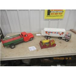 3 Vintage TOys - Buddy L Truck , Ertle Semi & Marx Wind Up Crawler