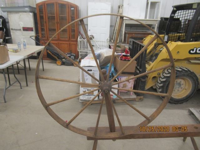 Vintage Walking Wheel Spinning Wheel