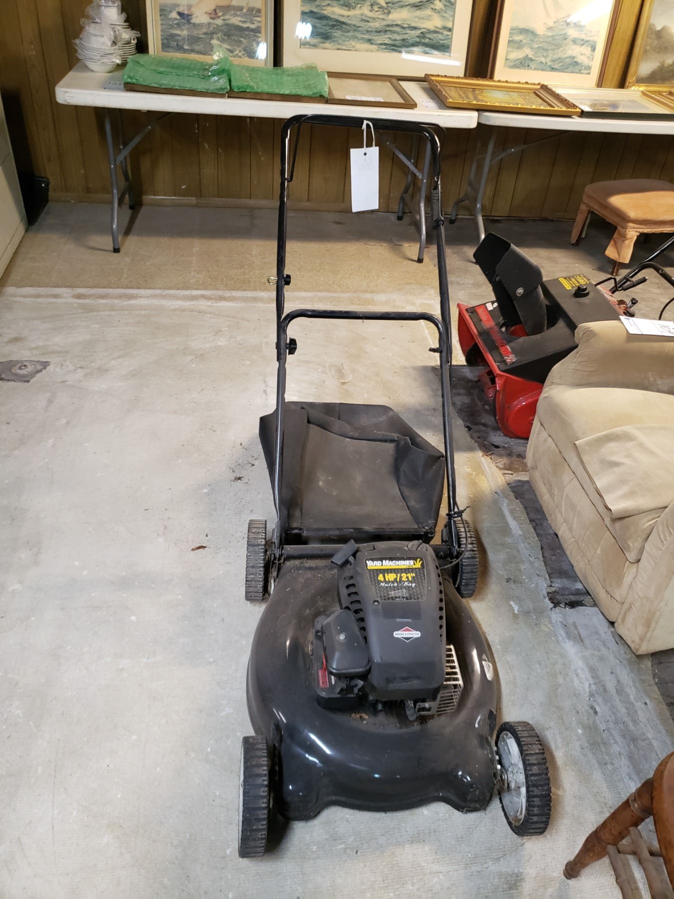 MTD YARD MACHINES 21" LAWN MOWER