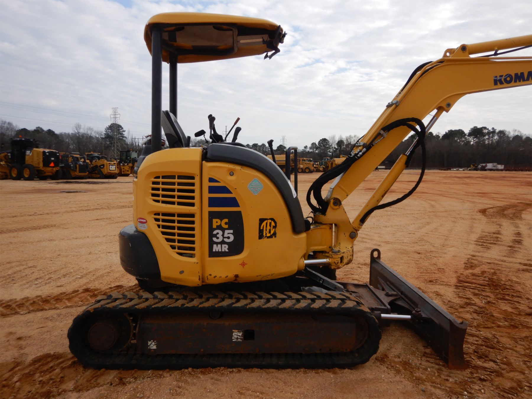 2012 KOMATSU PC35MR-3 Excavator - Mini - J.M. Wood Auction Company, Inc.