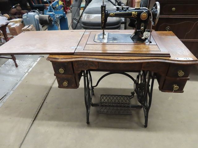 Reliance Treadle Sewing Machine - Oak Cabinet Lots of Carvings
