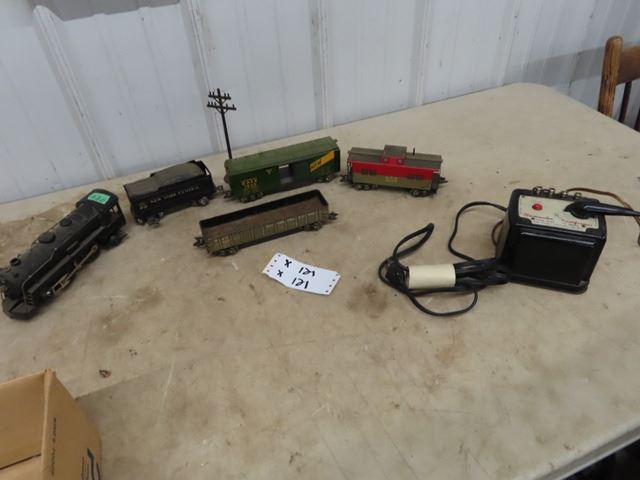 Vintage Lionel Metal Toy Train Set