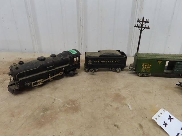Vintage Lionel Metal Toy Train Set