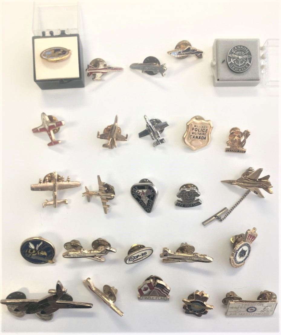 Collection of pin-backs/lapel pins - quantity of 25