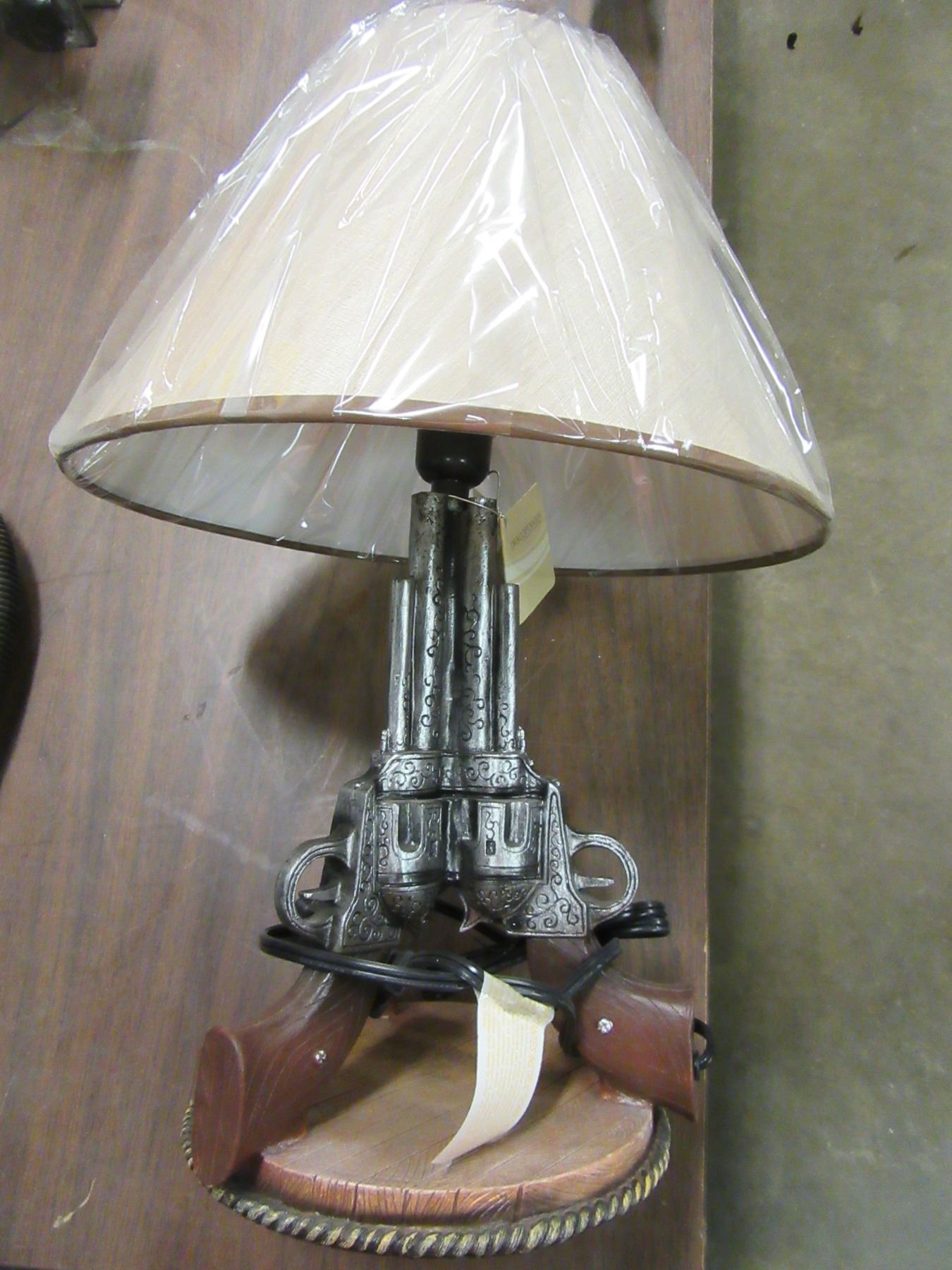 NEW: TABLE LAMP WITH 3 COLT REVOLVER BASE & SHADE