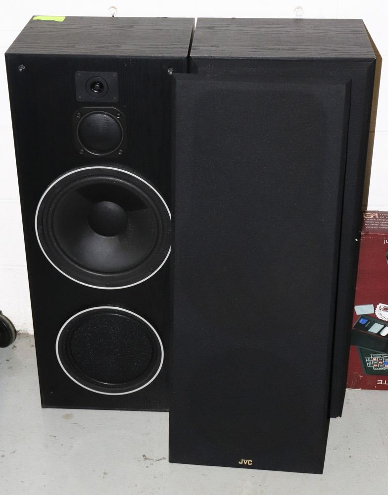 SET OF JVC TOWER SPEAKERS