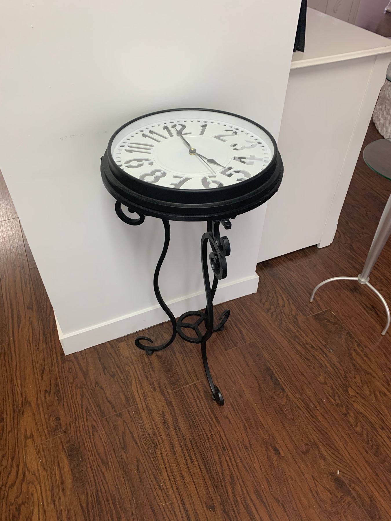 Wrought Iron Clock Stand 326"H 16" RD